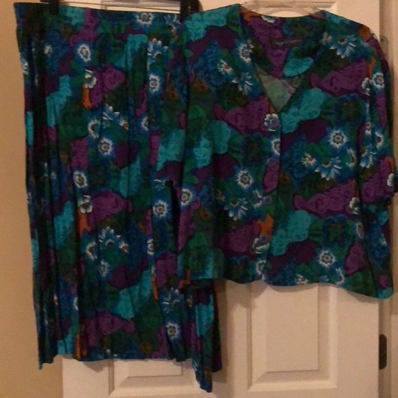 Maggie Mcnaughton | Dresses | Skirt And Blouse Floral Suit Set | Poshmark